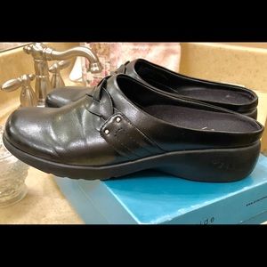 Life Stride | Shoes | Pair Of Life Stride Clog Style Shoe | Poshmark